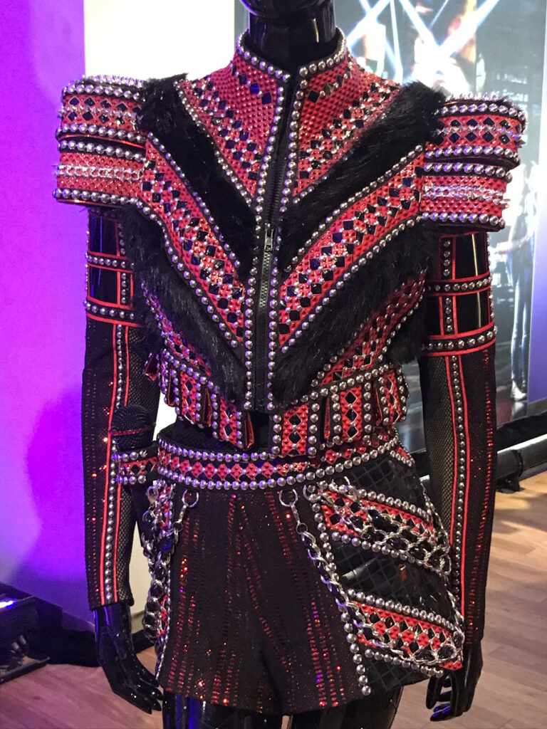 A Must-See Costume Exhibition as Broadway Shows Return - Threads