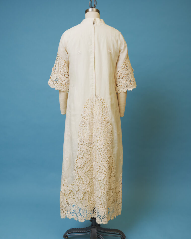 Piña Cloth, Made from Pineapple Leaves - Threads